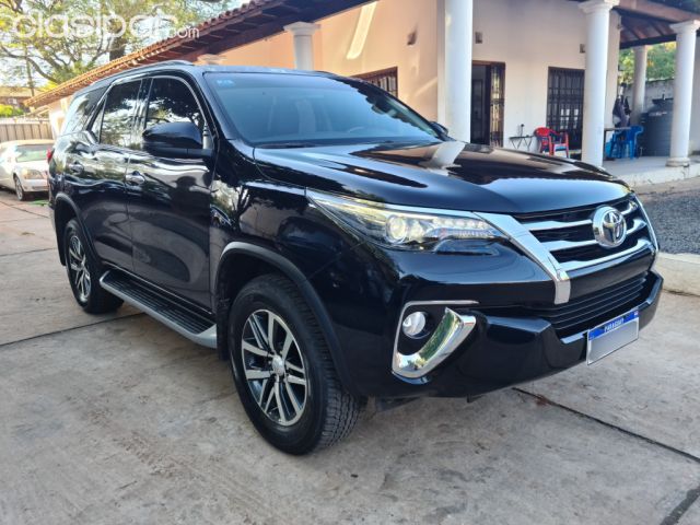 Toyota Fortuner 2019. Solo 27.000km. Automática 4x4. Un dueño. Con ...